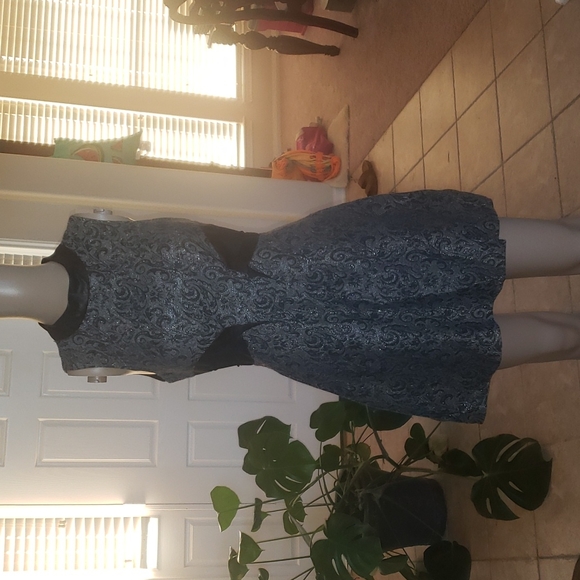 BCBGeneration | Dresses | Bcbgeneration 4 Silver Metallic Jacquard Mesh ...